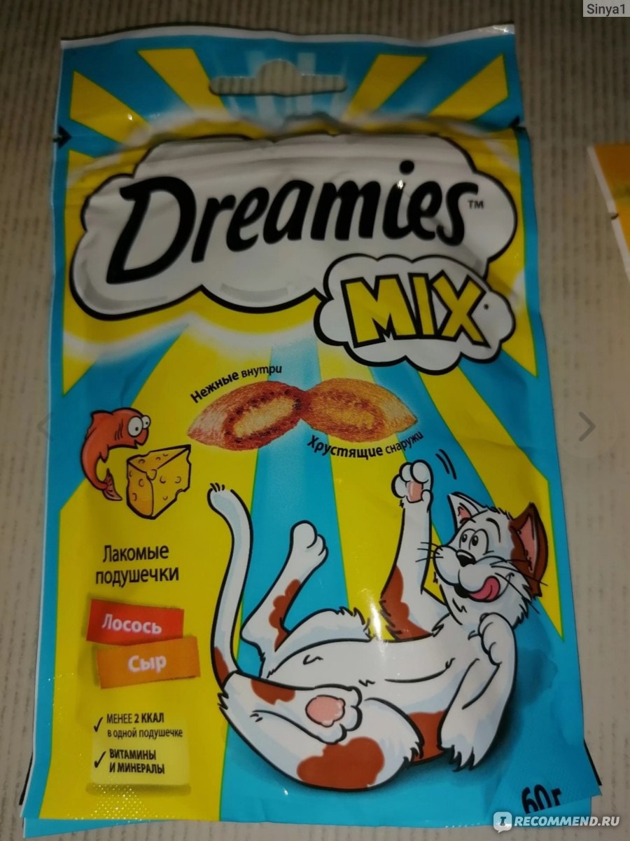 Лакомство для взрослых кошек Dreamies MIX с лососем и сыром - «Кошка ...
