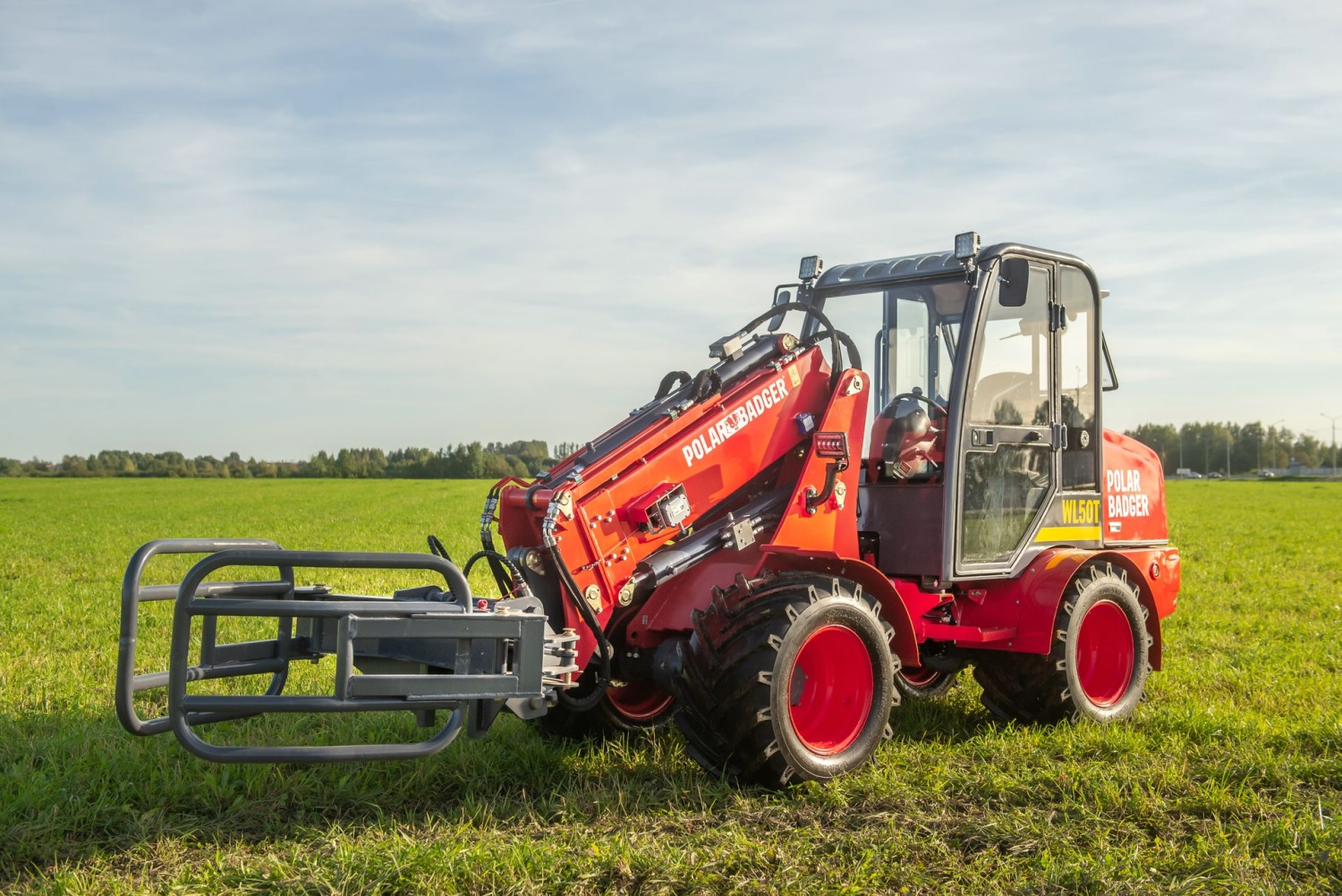 Мини-погрузчик Polar Badger WL50T - «Polar Badger WL50T - Отличный погрузчик. » | отзывы