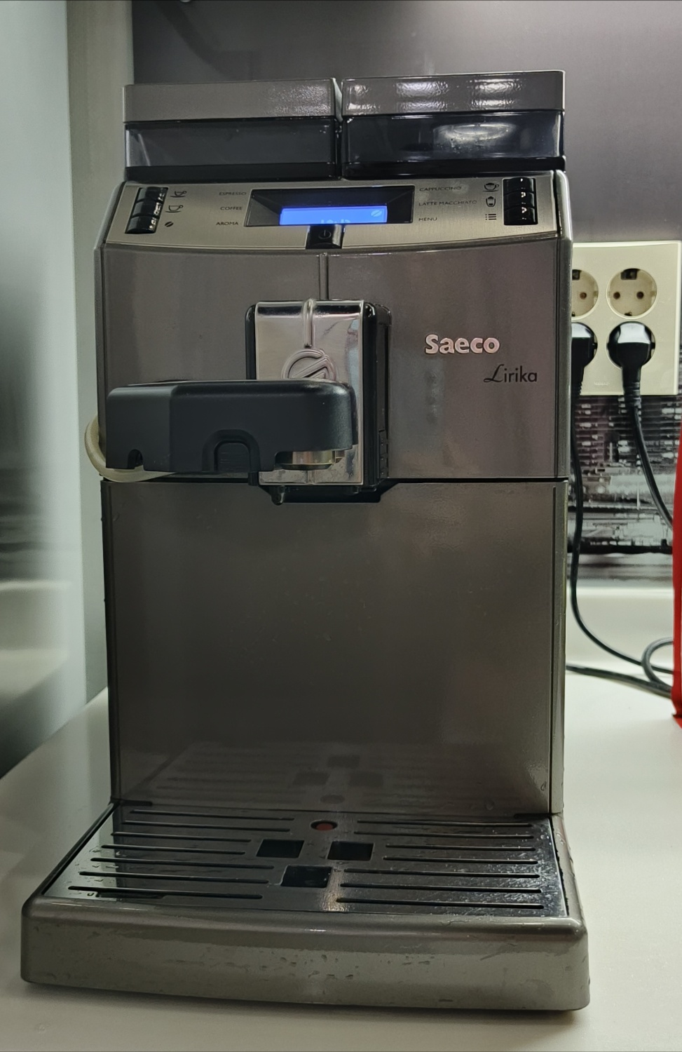Кофемашина Saeco Lirika One Touch Cappuccino, серебристый | отзывы
